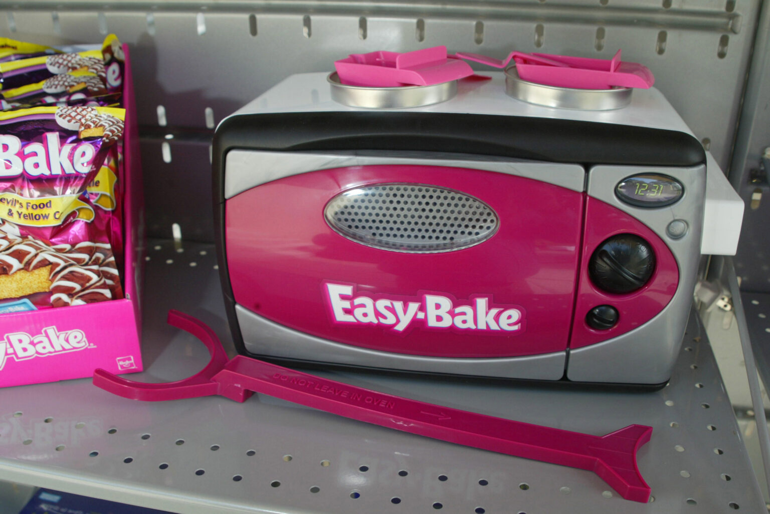 How Does an Easy Bake Oven Work