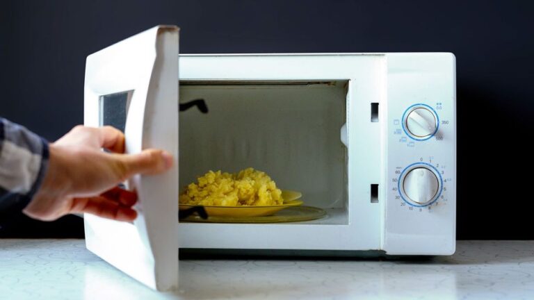Do Ovens Use Radiation